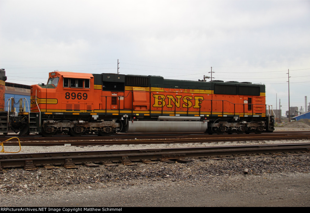 BNSF 8969
